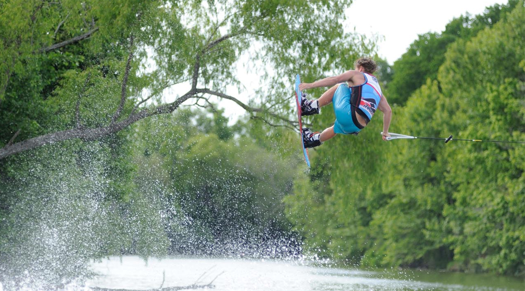 What Shape Wakeboard Rocker Do I Need; Continuous or 3 Stage Rocker ...